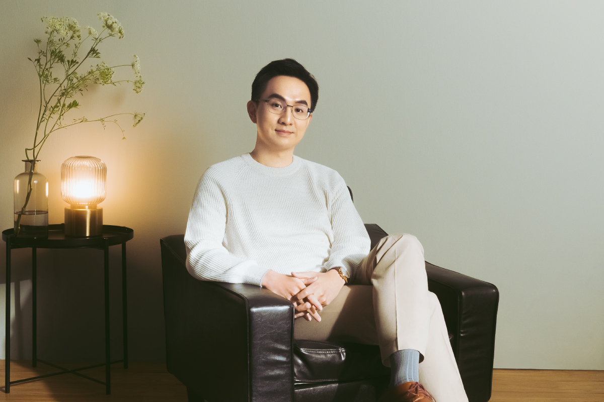 LIN-0240115A-形象照1200橫-林亮辰院長 - 林亮辰皮膚專科診所 Bright Skin